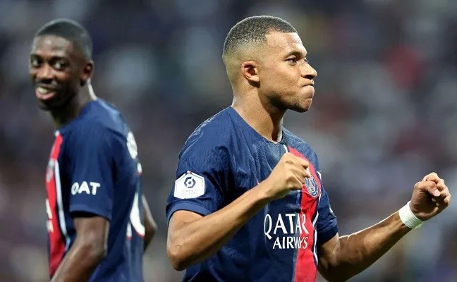 الدوري الفرنسي مبابي يتألق ويقود باريس سان جيرمان لتحقيق فوزه الاول