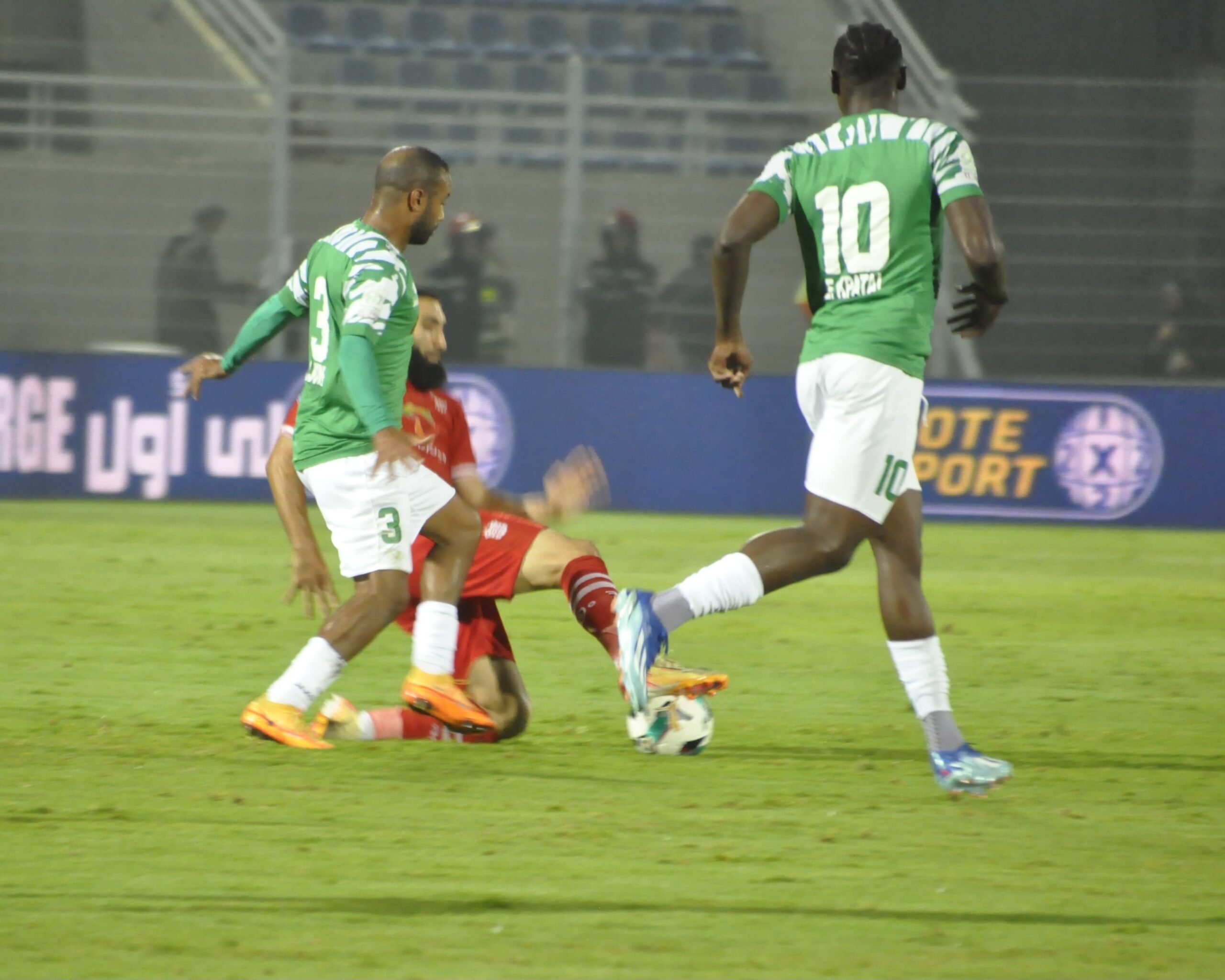 الدفاع الحسني الجديدي ينتزع فوزاً ثميناً من حسنية أكادير بملعب العبدي - Matchpresse.com